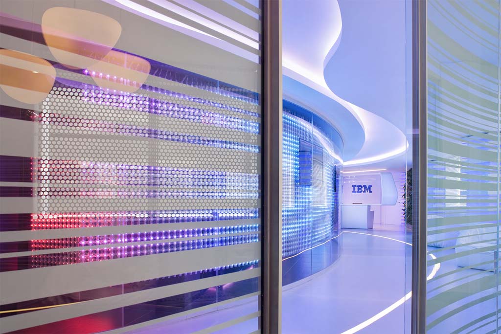 Редизайн офісу IBM в стилі ”Гості з майбутнього” | Крісло Львів ...